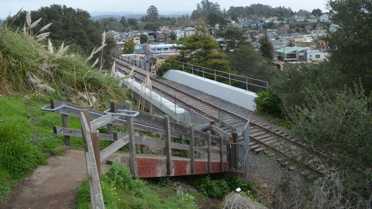 Passenger rail construction expected to start in 2032 in Santa Cruz ...